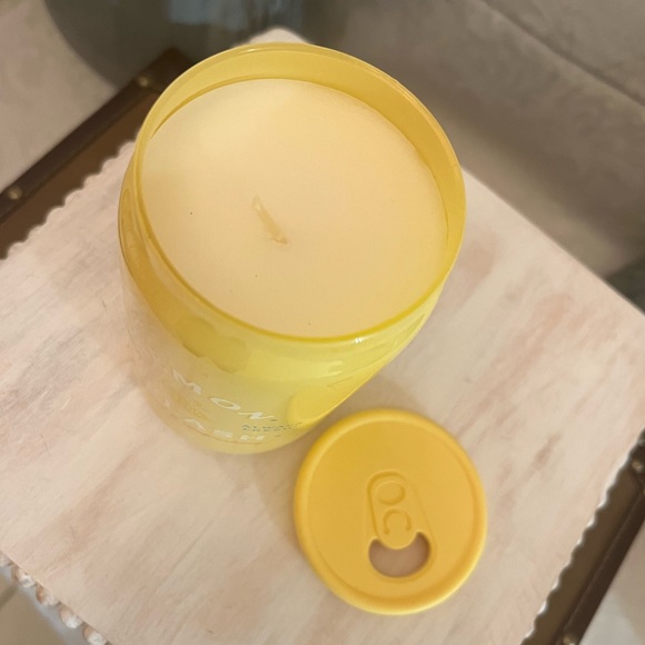 DW Home | Accents | Dw Home Lemon Splash Soda Candle | Poshmark